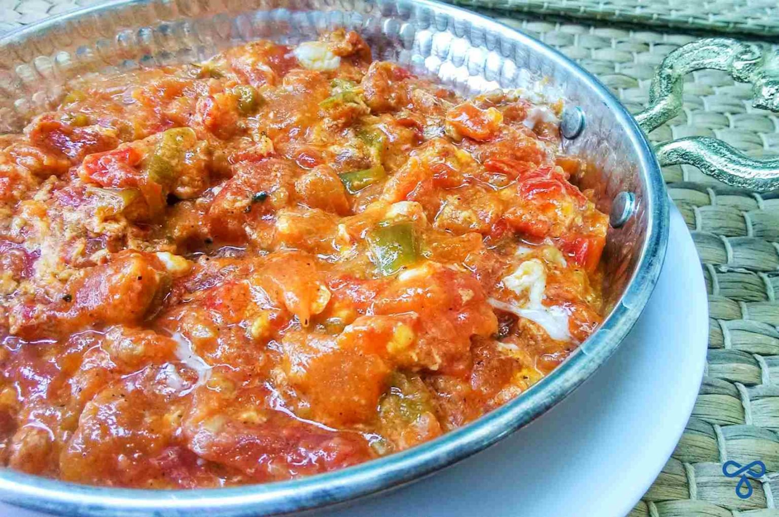 Menemen Recipe (Turkish Scrambled Eggs With Tomatoes)